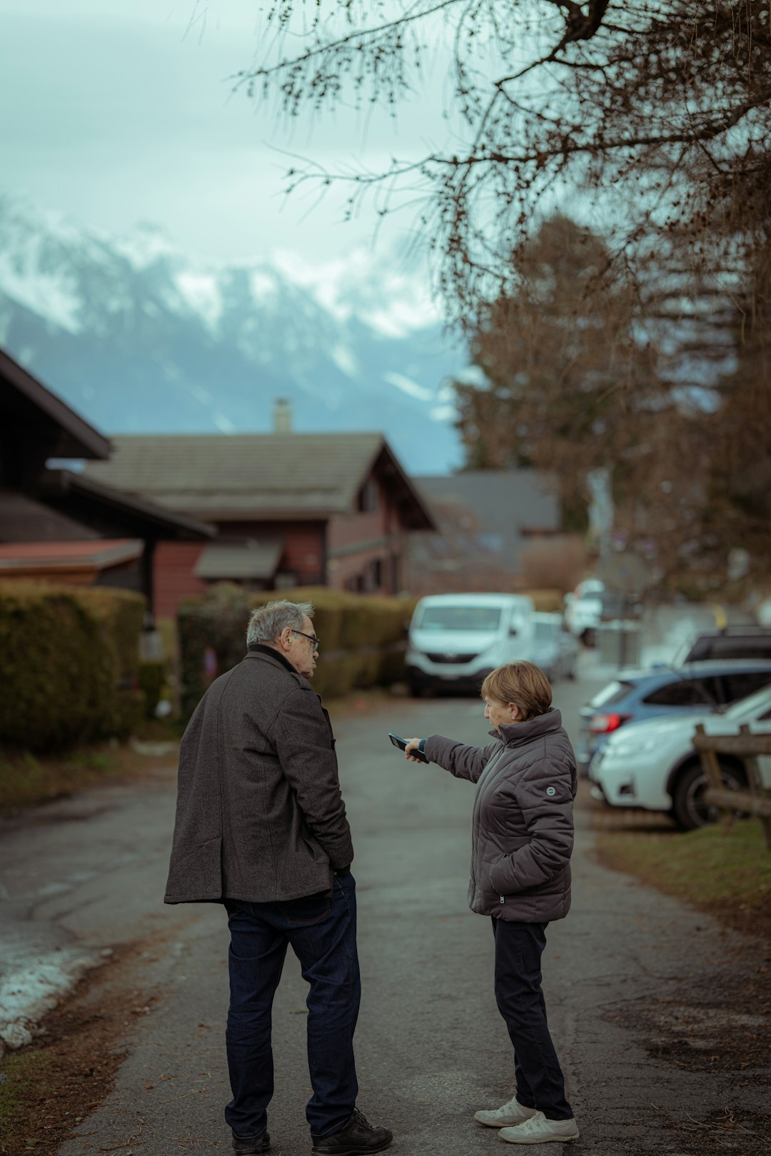 Should You Say Hi? The Unwritten Rules of Neighbor Etiquette (And ...