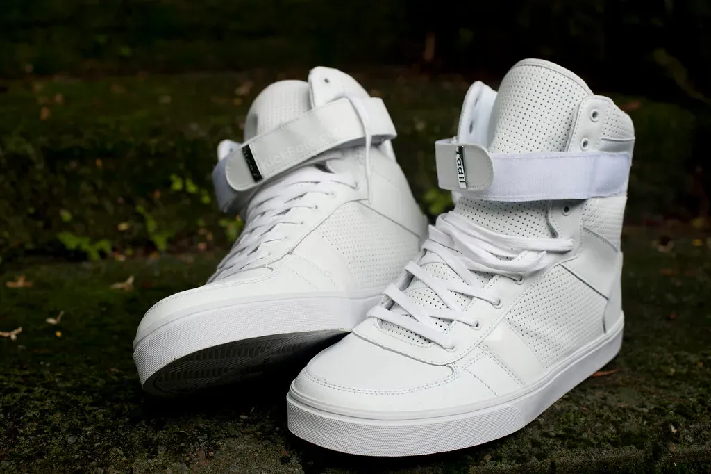 5 Gender-Fluid Fashion Trends Challenging Traditional Norms in 2025 ...