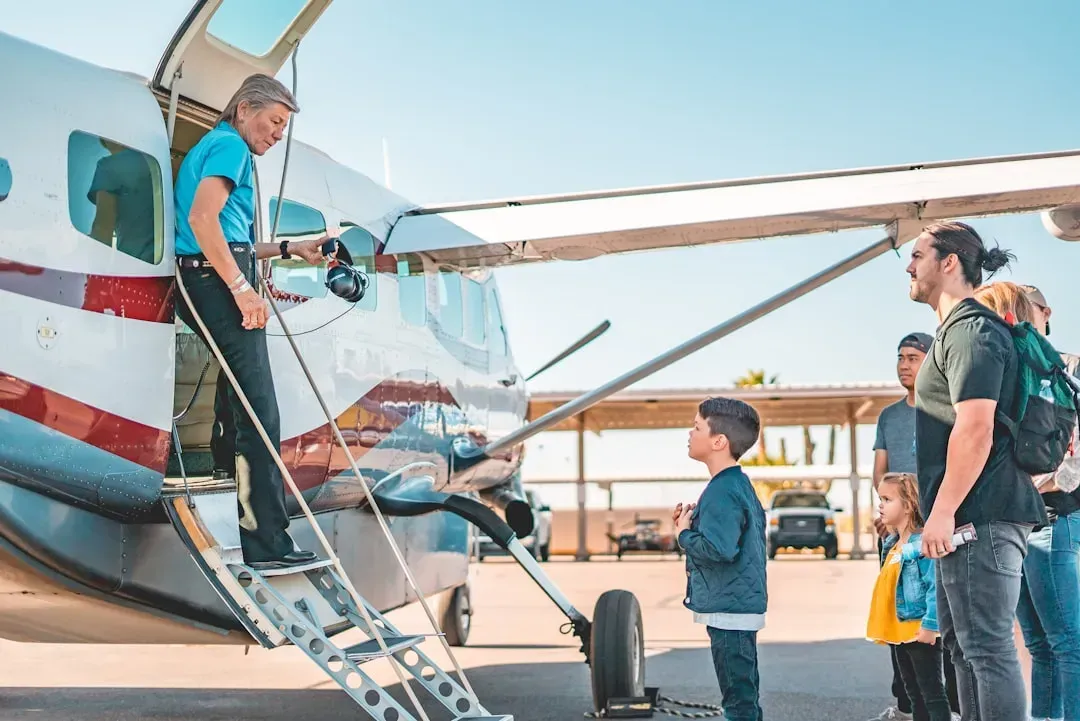Flying With Kids? Flight Attendants Recommend These 9 Tricks for a ...