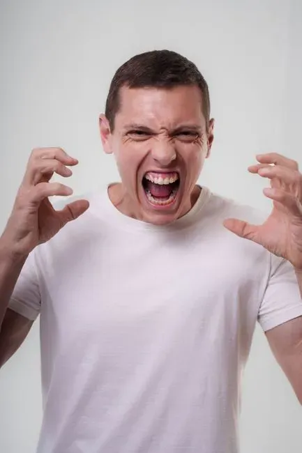6 Behaviours That Reveal a Man Is Not as Good a Person as He Appears