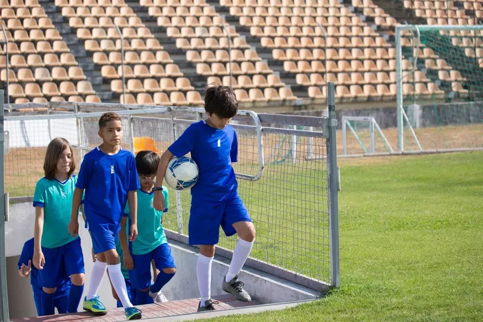 8 Holiday Gift Ideas for Kids That Aren’t Toys, From Classes to Experiences